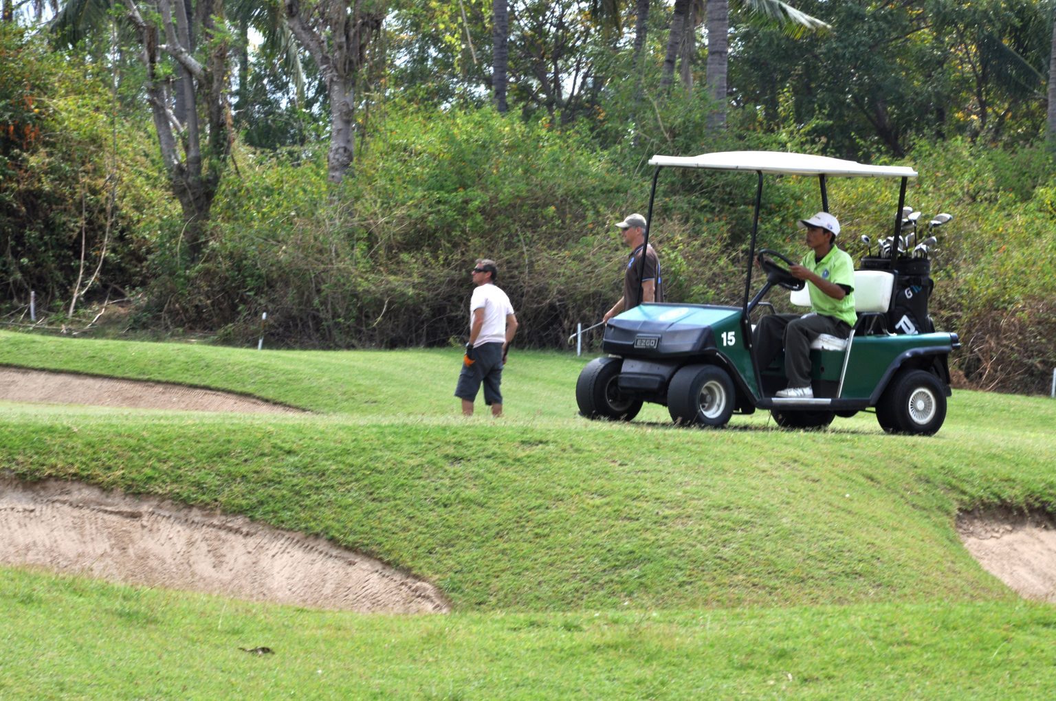Lombok Golf - THE LOMBOK GUIDE
